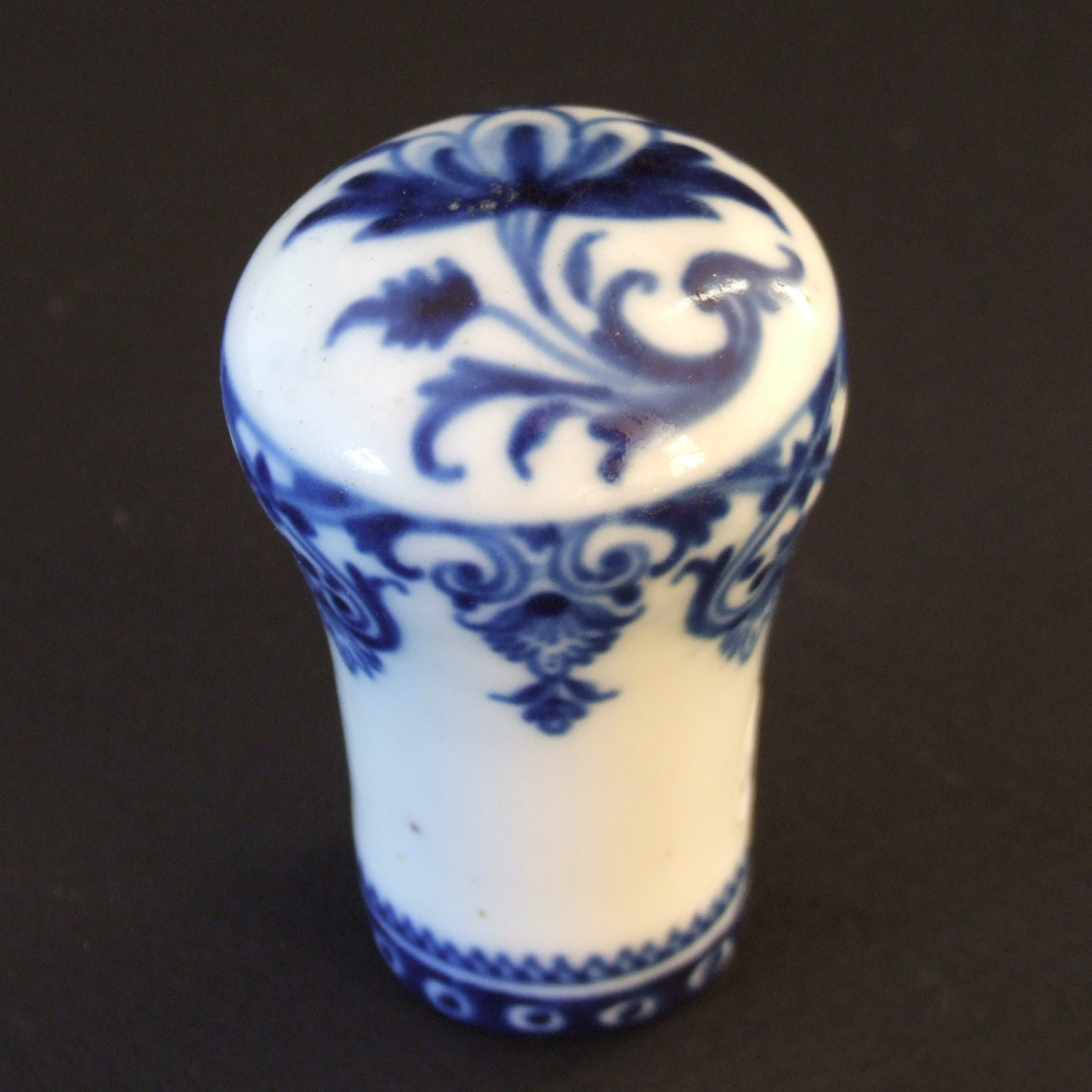 Probably SAINT CLOUD c.1720 - 1740 French Soft Paste Porcelain - Robert ...