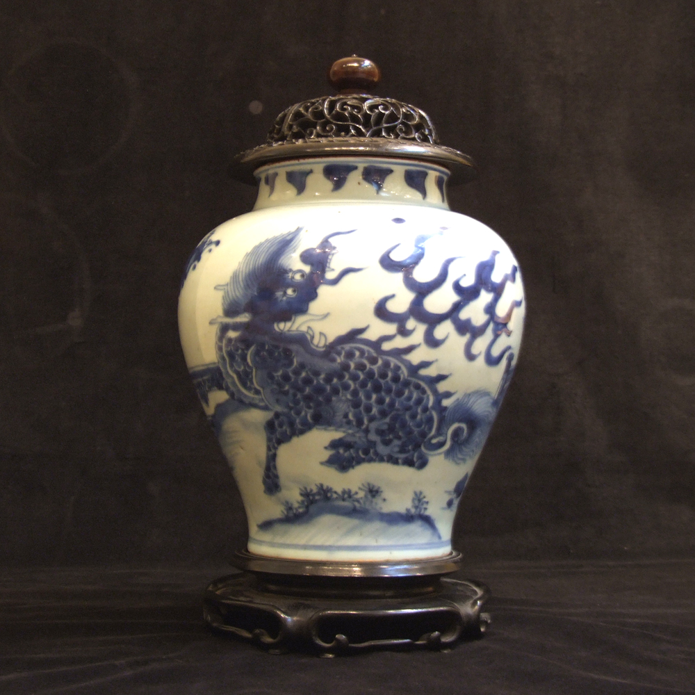 SHUNZHI 1644 - 1661. Transitional Porcelain - Robert McPherson Antiques